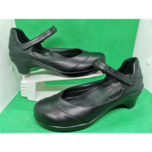 Aravon | Shoes | Aravon Women Size D Wide Black Leather Maya Mary Jane ...